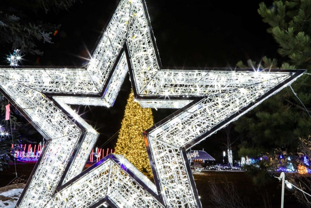 Walking in a winter wonderland: Vail lights up for holidays | VailDaily.com