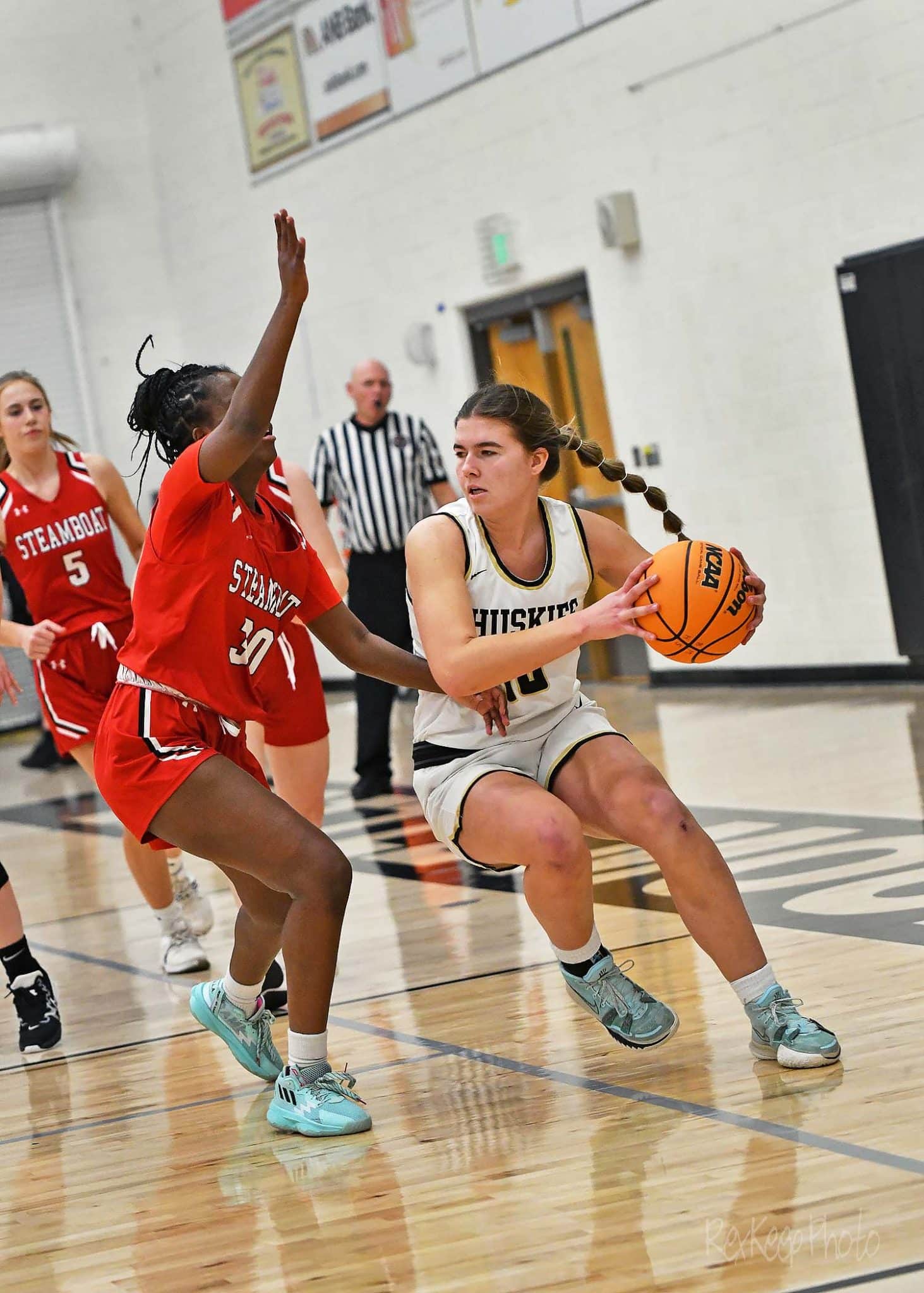 Prep notebook: Huskies girls basketball avenges loss to Glenwood ...