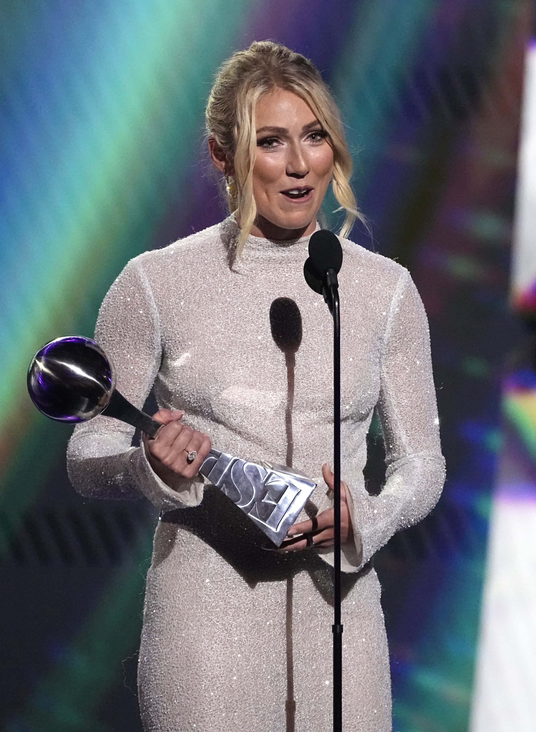 Mikaela Shiffrin wins Best Female Athlete at 2023 ESPY Awards ...