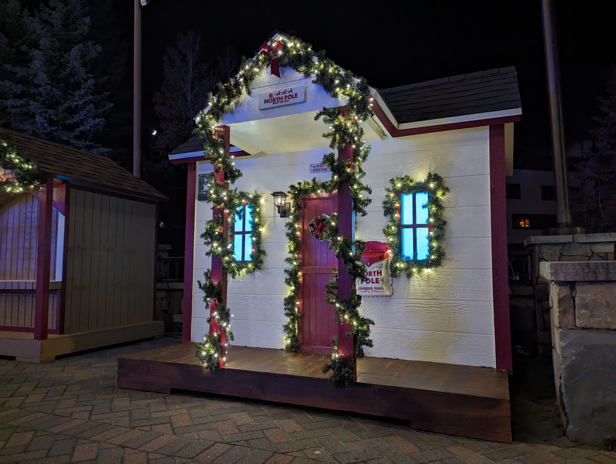 Vail transforms the International Bridge into a mini holiday village ...