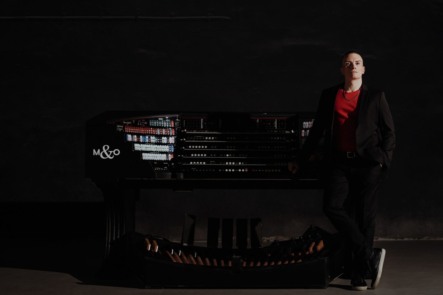 Cameron Carpenter, who smashes classical taboos on the organ, plays the ...