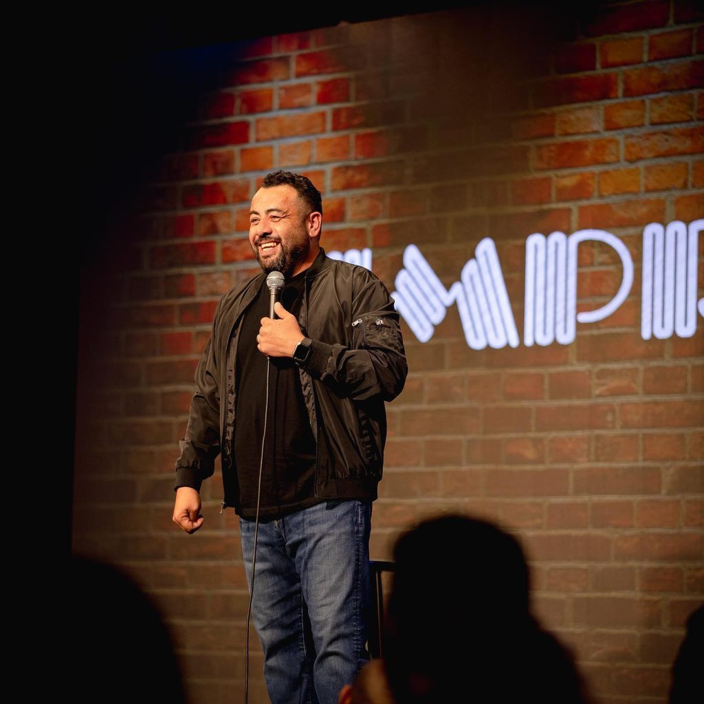 Únete a nosotros para una noche de risas y conciencia sobre la salud ...