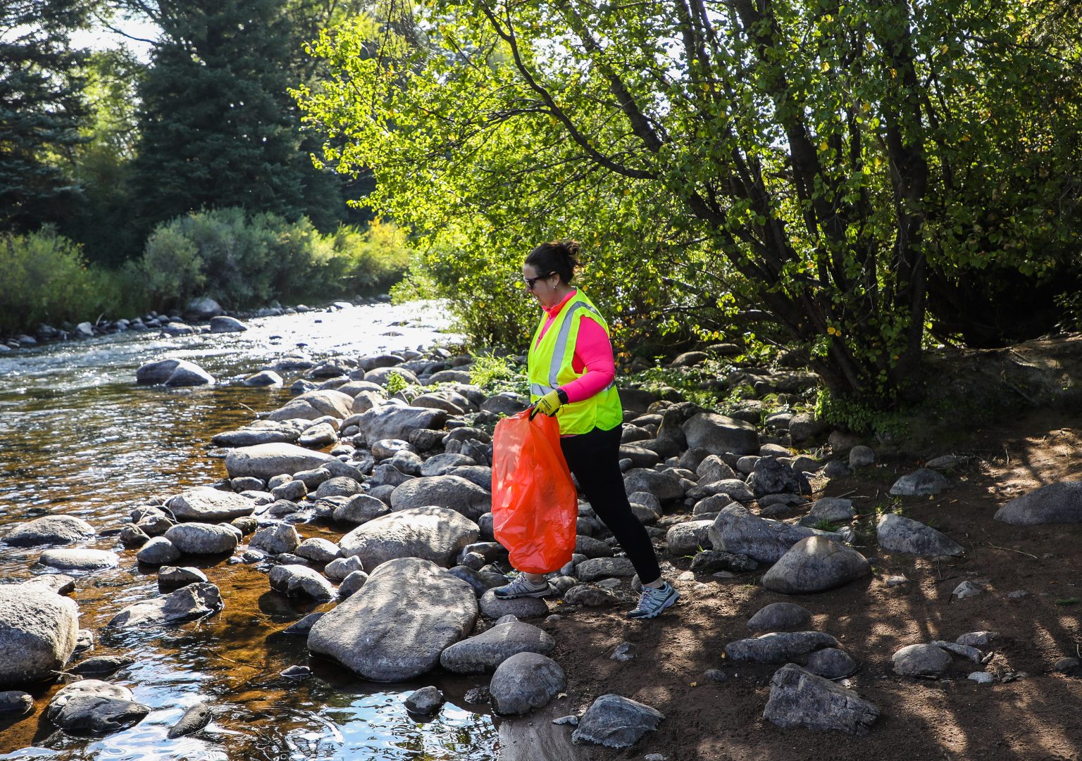 PHOTOS: Hundreds come out to help clean up Eagle County’s rivers at ...