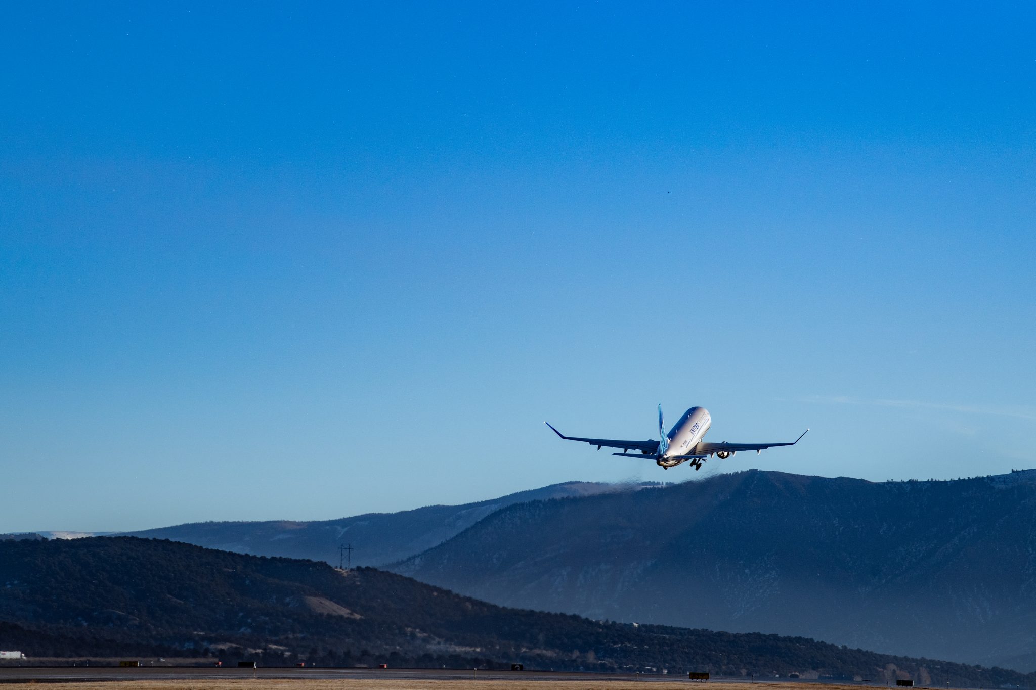 American Airlines extends Charlotte service through winter season ...