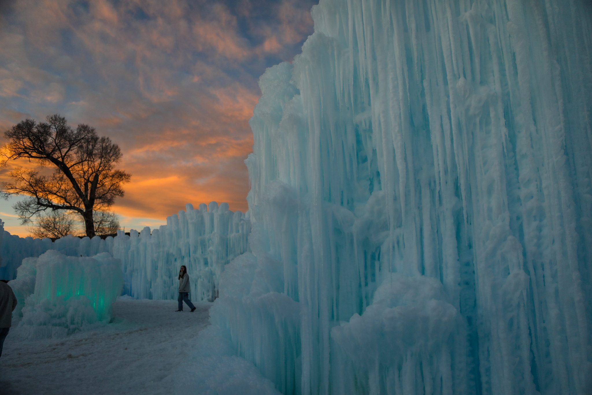 Magic of Ice Castles in Eagle will warm hearts of all ages this winter ...