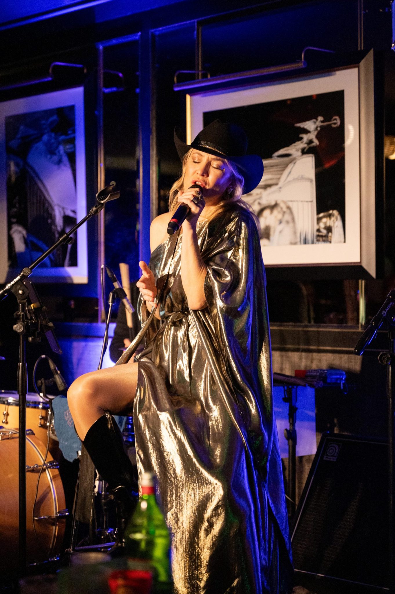 Kate Hudson performs at the Hotel Jerome for second annual holiday ...