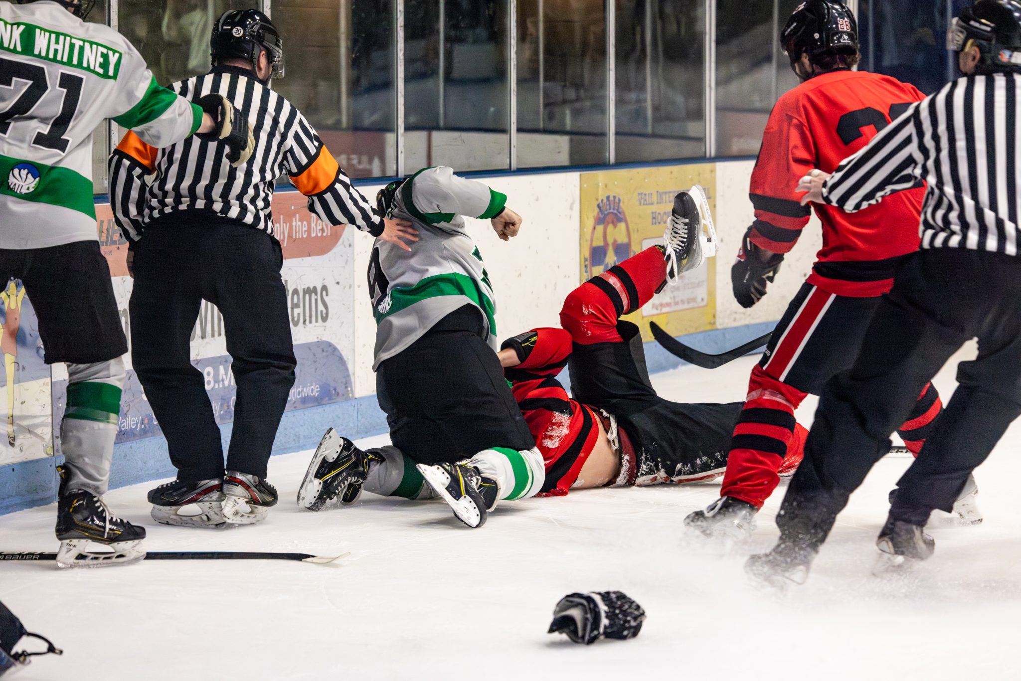 Hockey podcaster leaves Vail with a broken rib | VailDaily.com