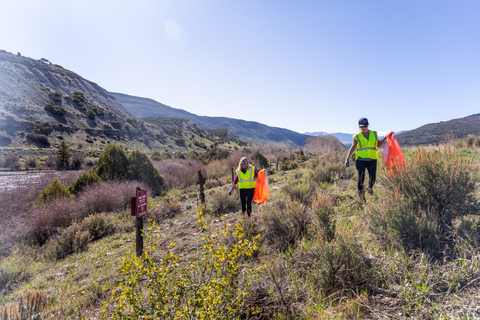 Hundreds of volunteers gather in Eagle County to clean up trash along ...