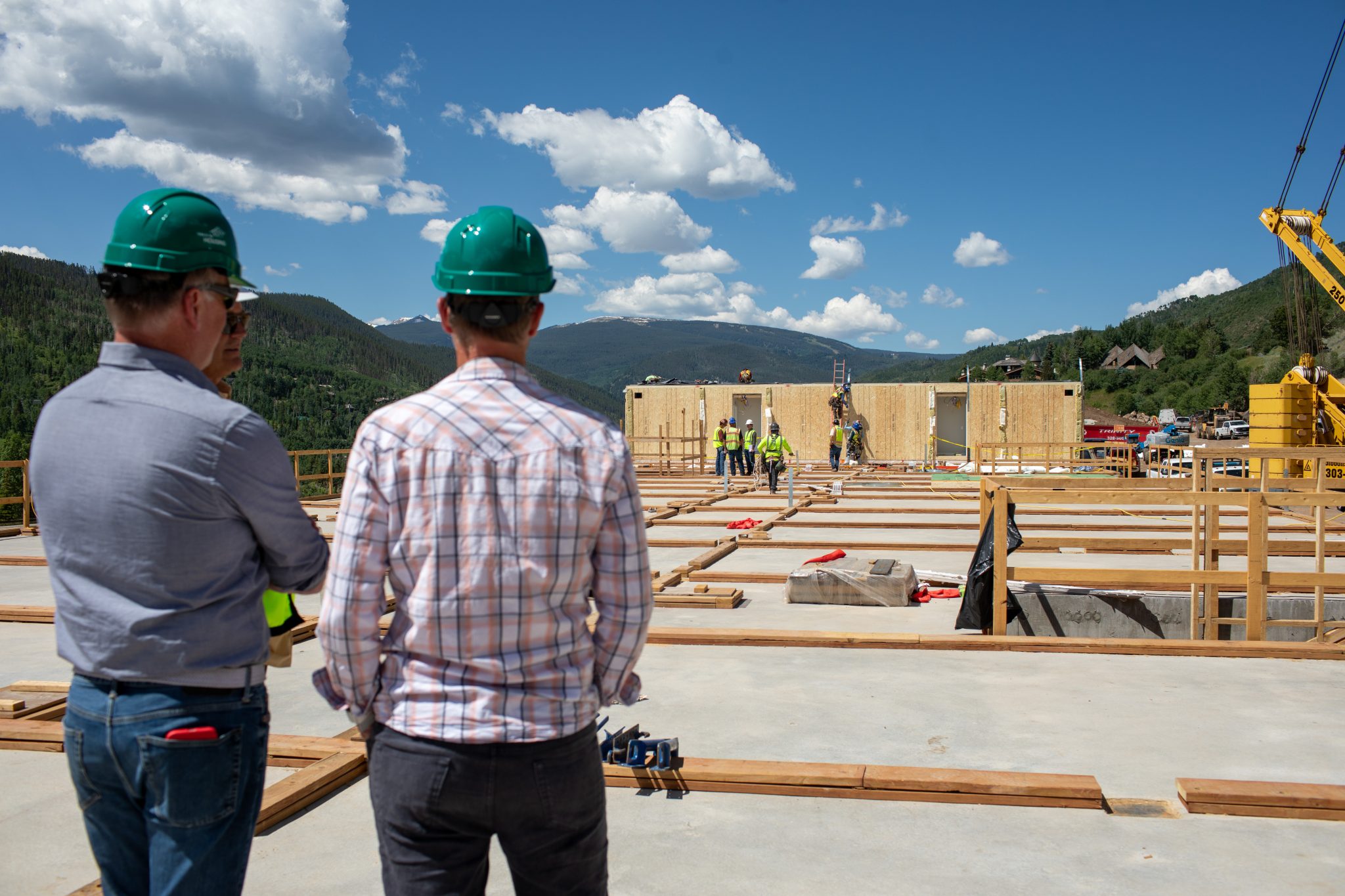 First modulars fit into place at Vail’s Timber Ridge Village ...