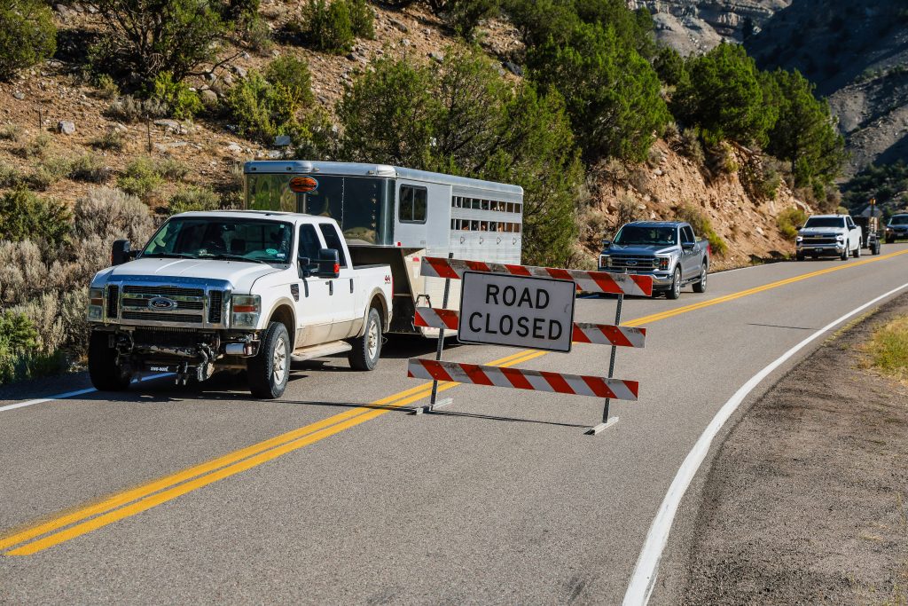 As Derby Fire encroaches on homes, displaced Sweetwater area residents ...