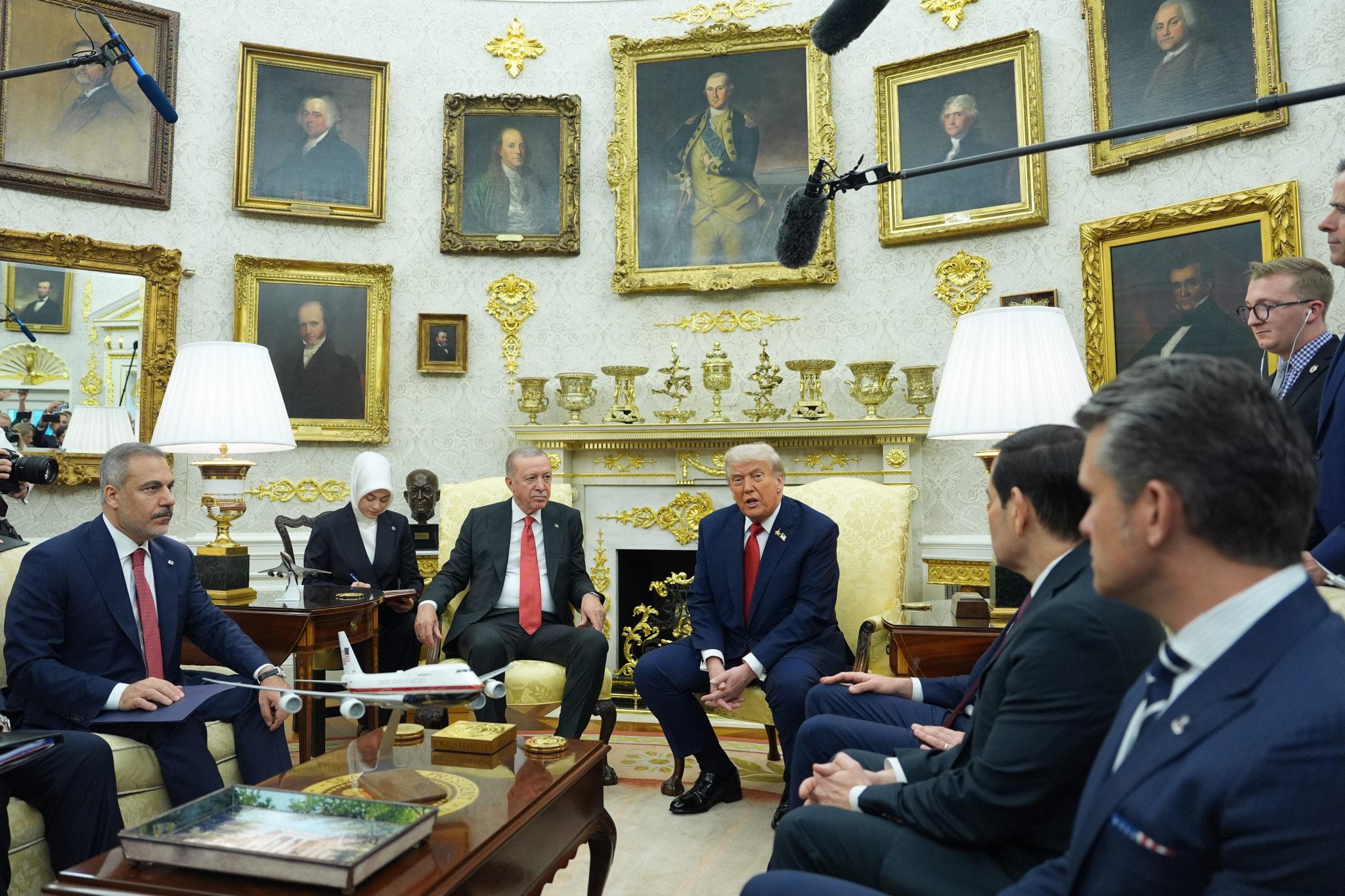 Trump hosts Turkey’s Erdogan as the US considers lifting a ban on F-35 ...