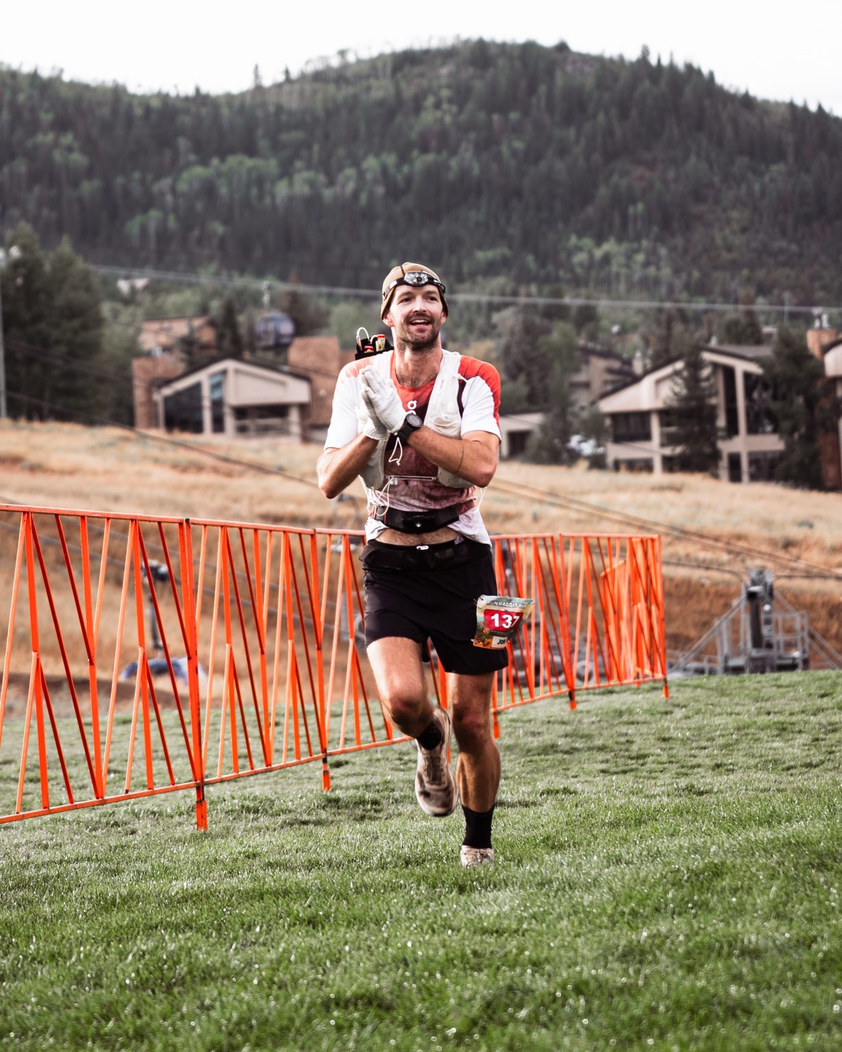 Unsponsored Eagle runner — and husband to a pro athlete — wins $8,500 ...
