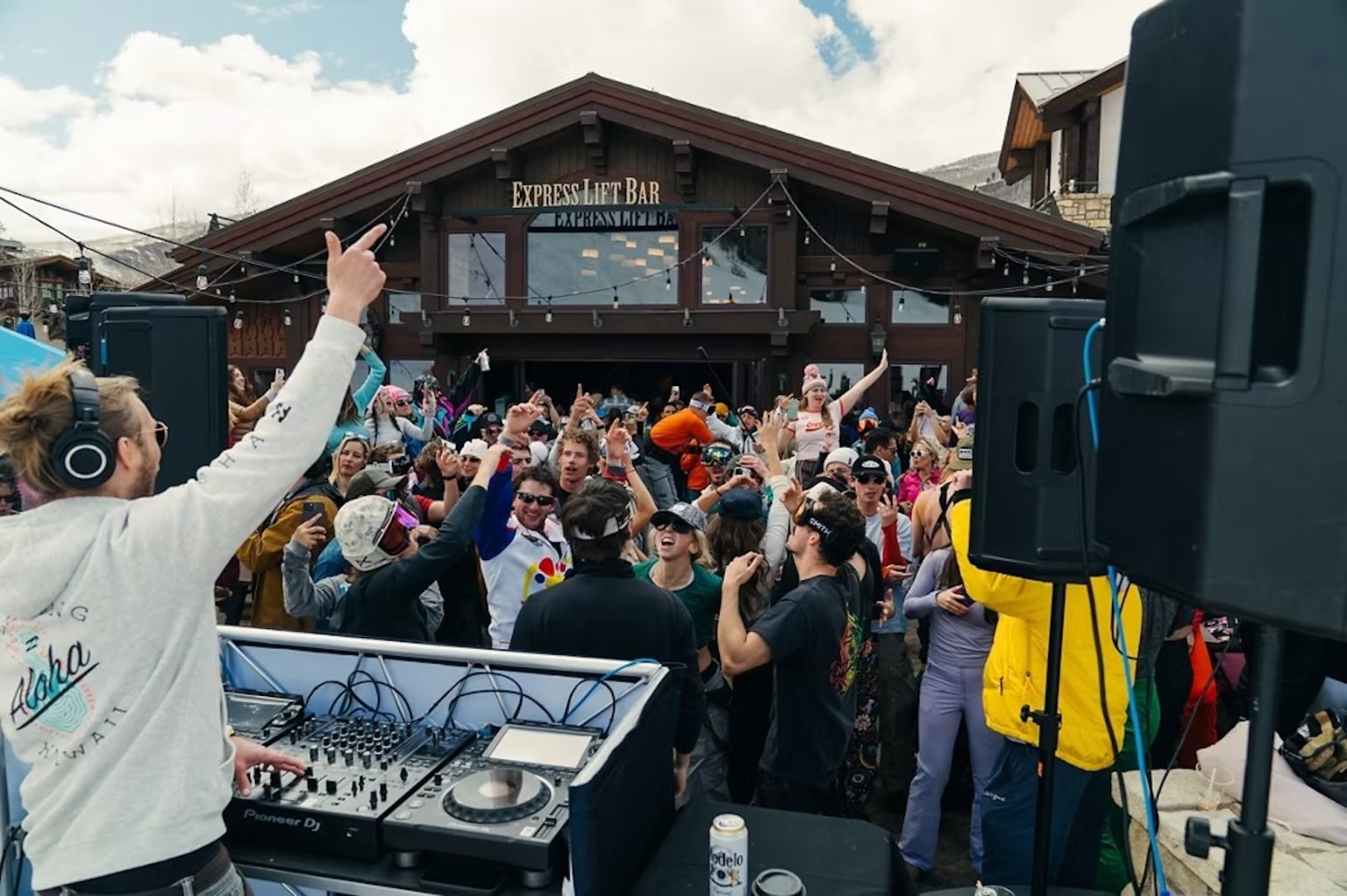 Après ski DJs, inspiring films, world-class ice skaters and more in the ...