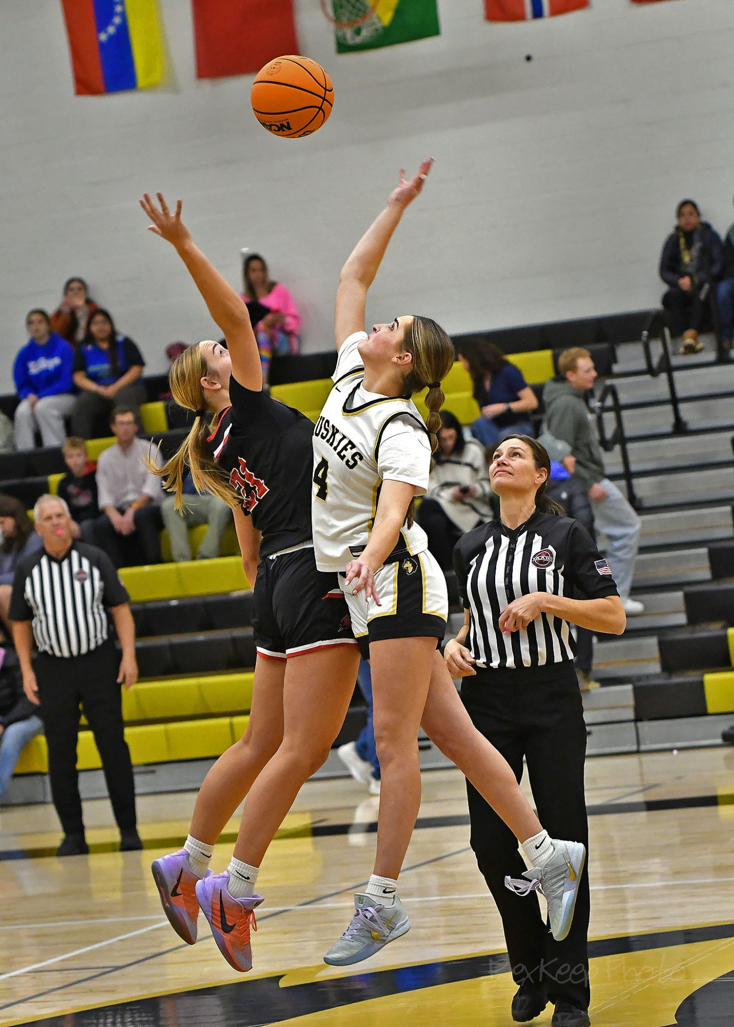 Eagle Valley girls basketball holds on against Battle Mountain in tight ...