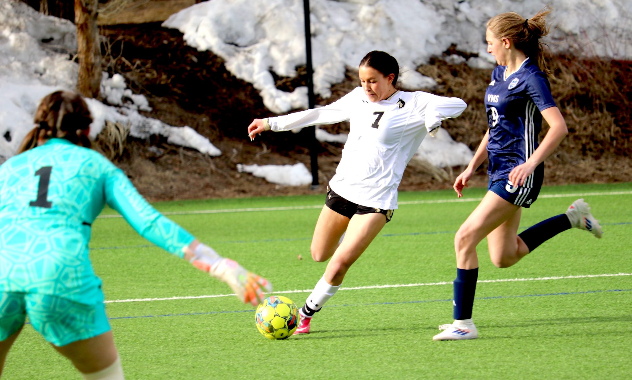 Battle Mountain girls soccer shuts out Vail Mountain School for first ...