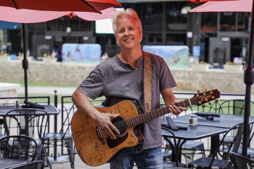 Vail music icon Phil Long set to retire - Worldnews.com