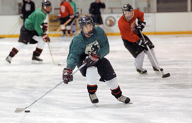 Hockey takes center ice at Howelsen Ice Arena | SteamboatToday.com