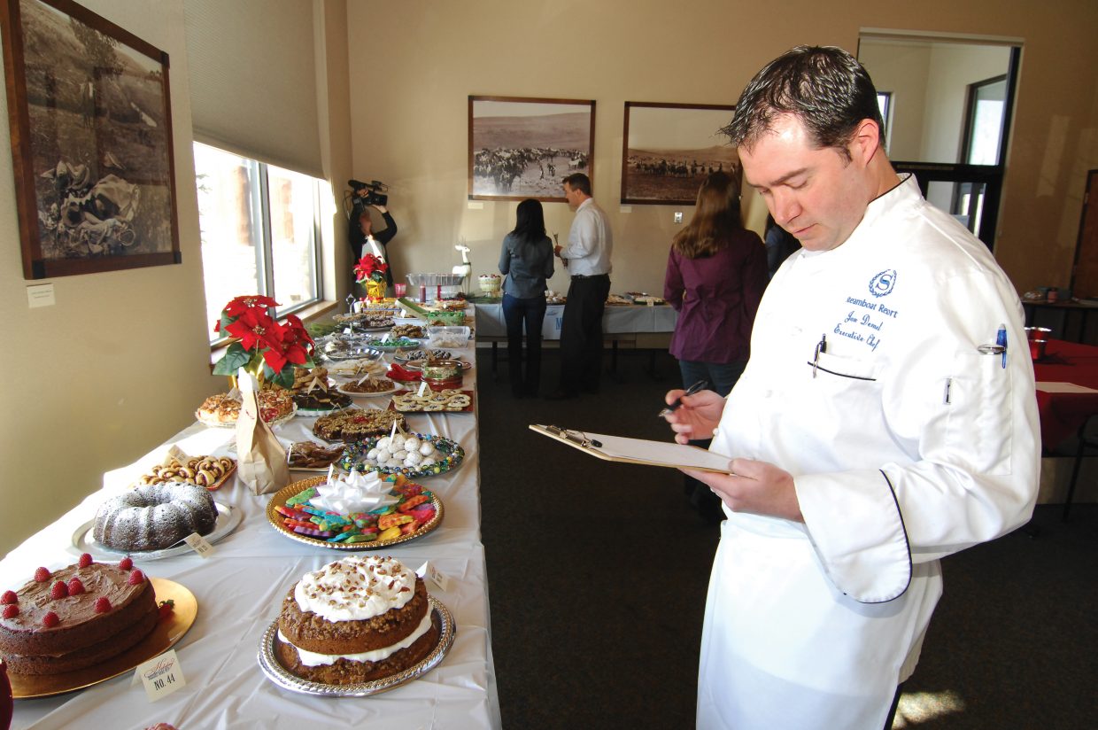 Holiday Dessert Bake-off draws 56 entries, lots of tasters ...
