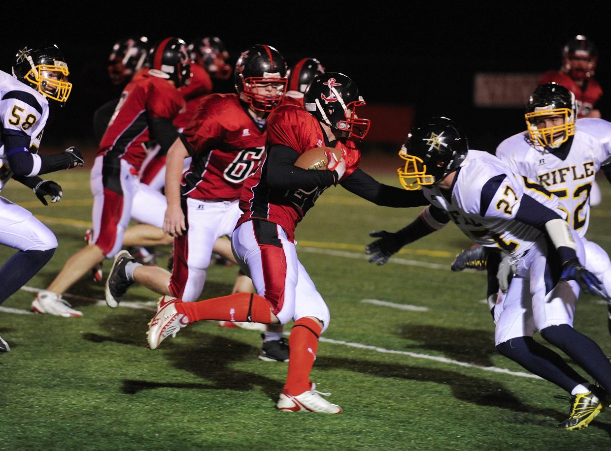 Steamboat football crushes Rifle | SteamboatToday.com