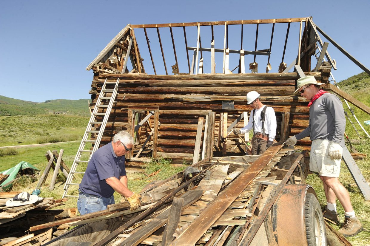 Crew restores 100-year-old cabin | SteamboatToday.com