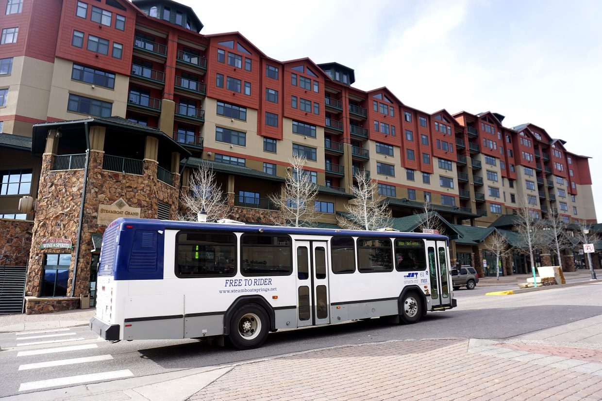 Steamboat gets information about the free bus on Google Maps ...