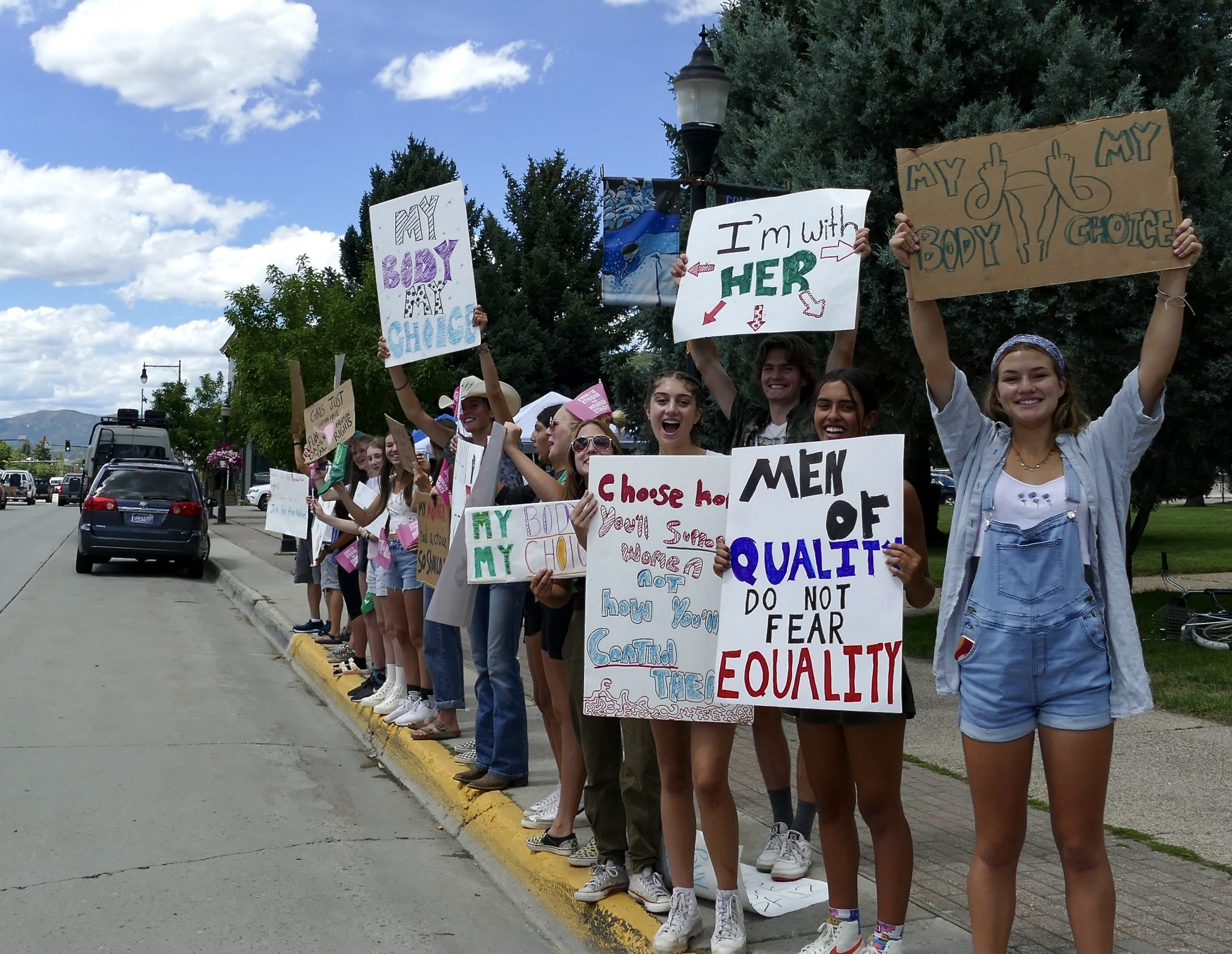 Women’s Rights Rally draws crowd Saturday in Steamboat | SteamboatToday.com