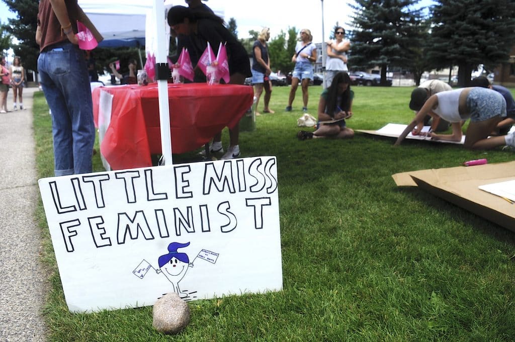 Women’s Rights Rally draws crowd Saturday in Steamboat | SteamboatToday.com
