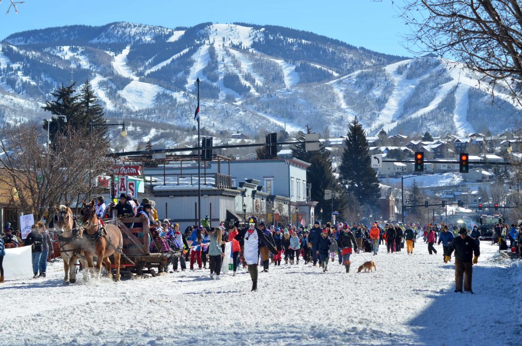 How does all that snow get on Lincoln Ave. for Winter Carnival’s street ...