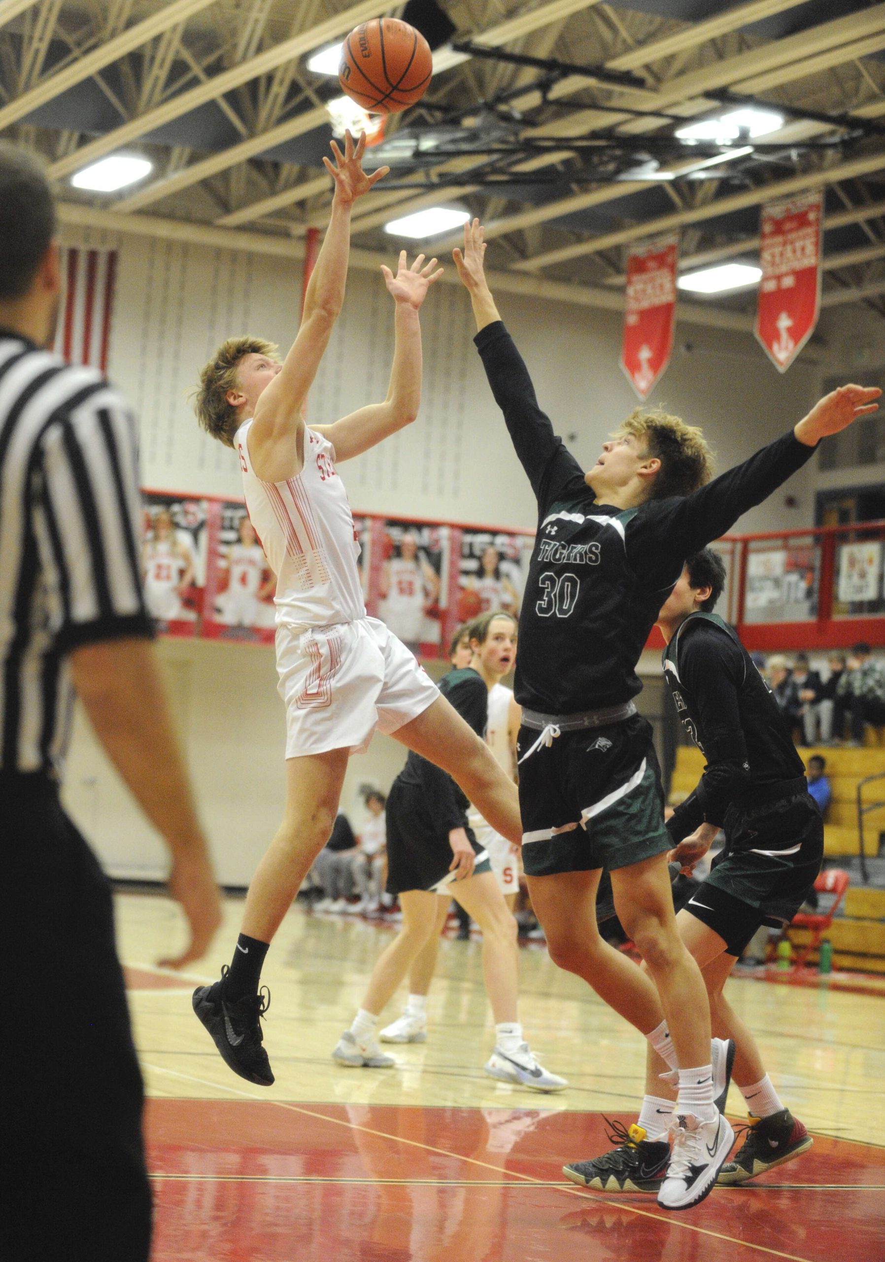 PHOTOS: Sailors basketball teams host Summit | SteamboatToday.com
