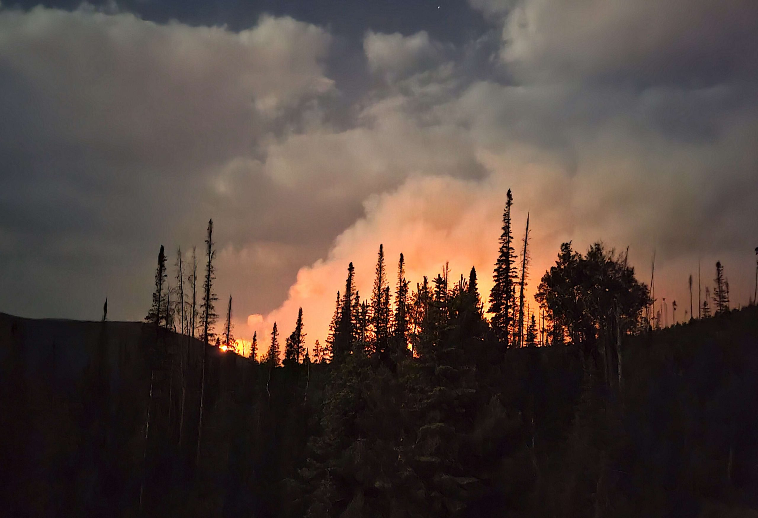 Muddy Slide Fire reaches 4K acres; 122 personnel assisting with fire ...