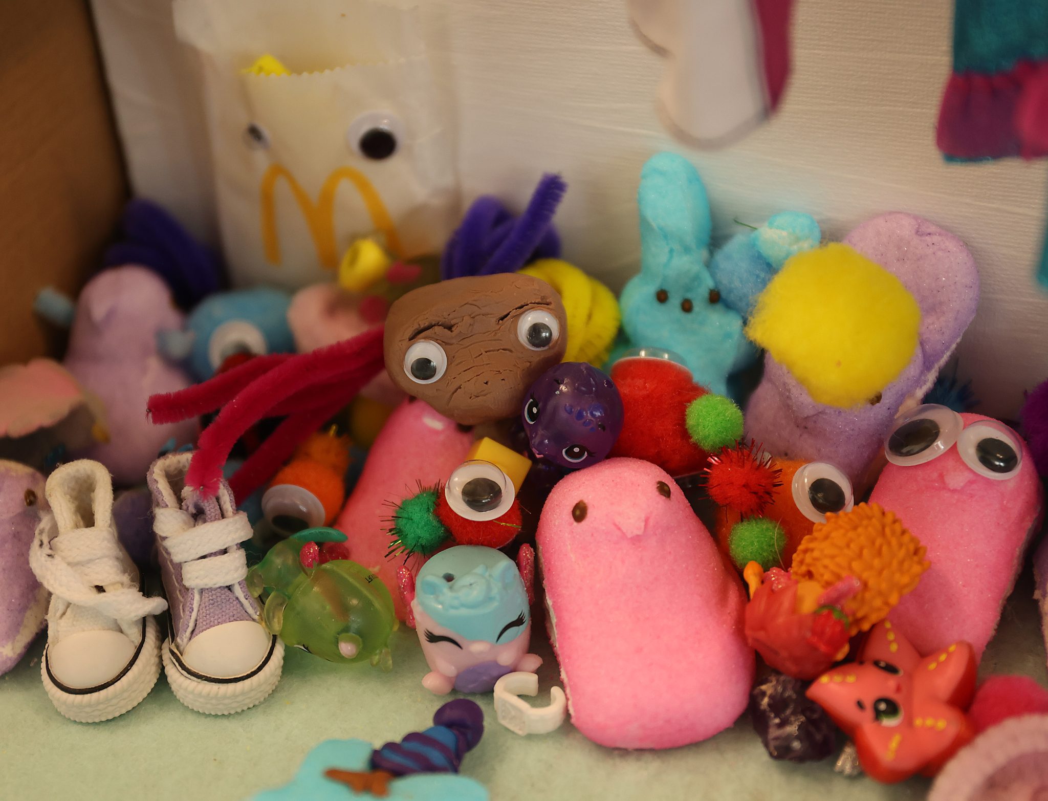 Book-inspired display brings smiles to Peep-le’s faces as fourth annual ...