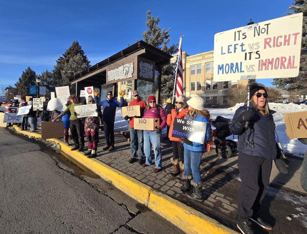 Local officials sign letter to Bennet, Hickenlooper to oppose spending ...