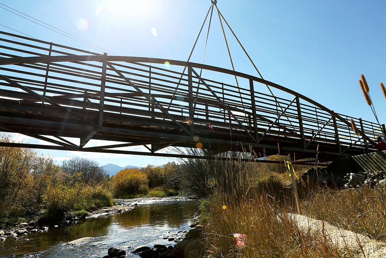 Fraser installs new foot bridge, wins transit award | SkyHiNews.com