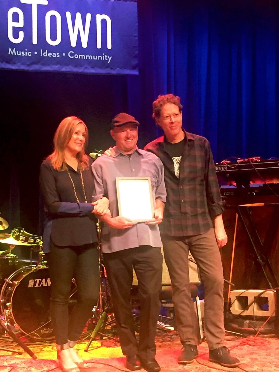 Photo: John Catt wins Echievement Award | SkyHiNews.com