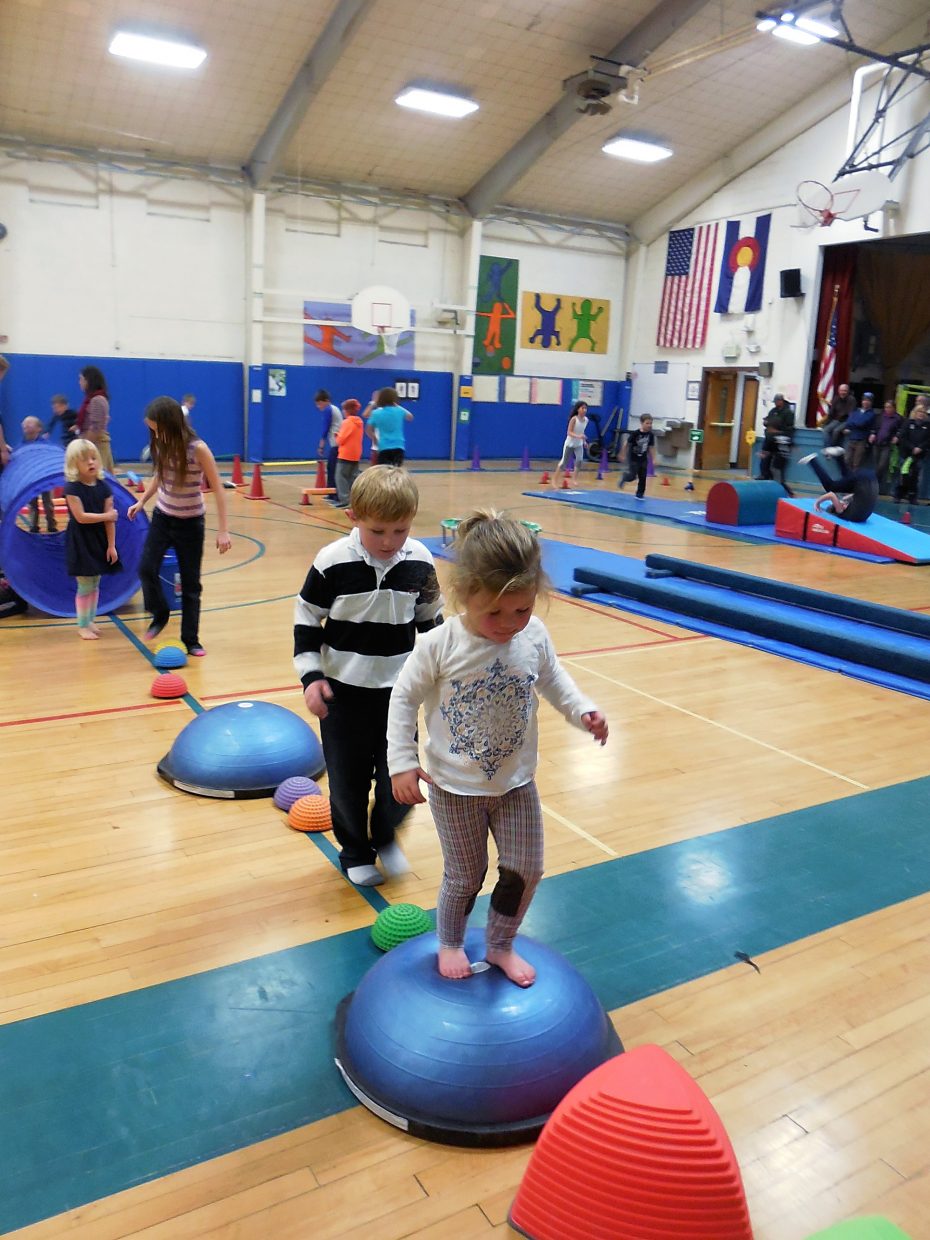 Turkey Trot Obstacle Course | SkyHiNews.com