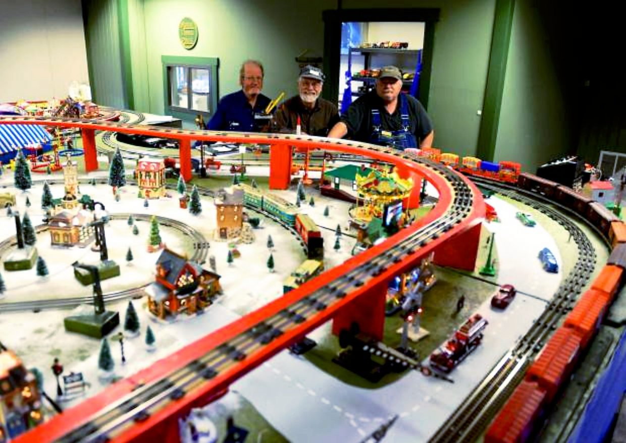 Christmas Trains display keeps traditions alive | SkyHiNews.com