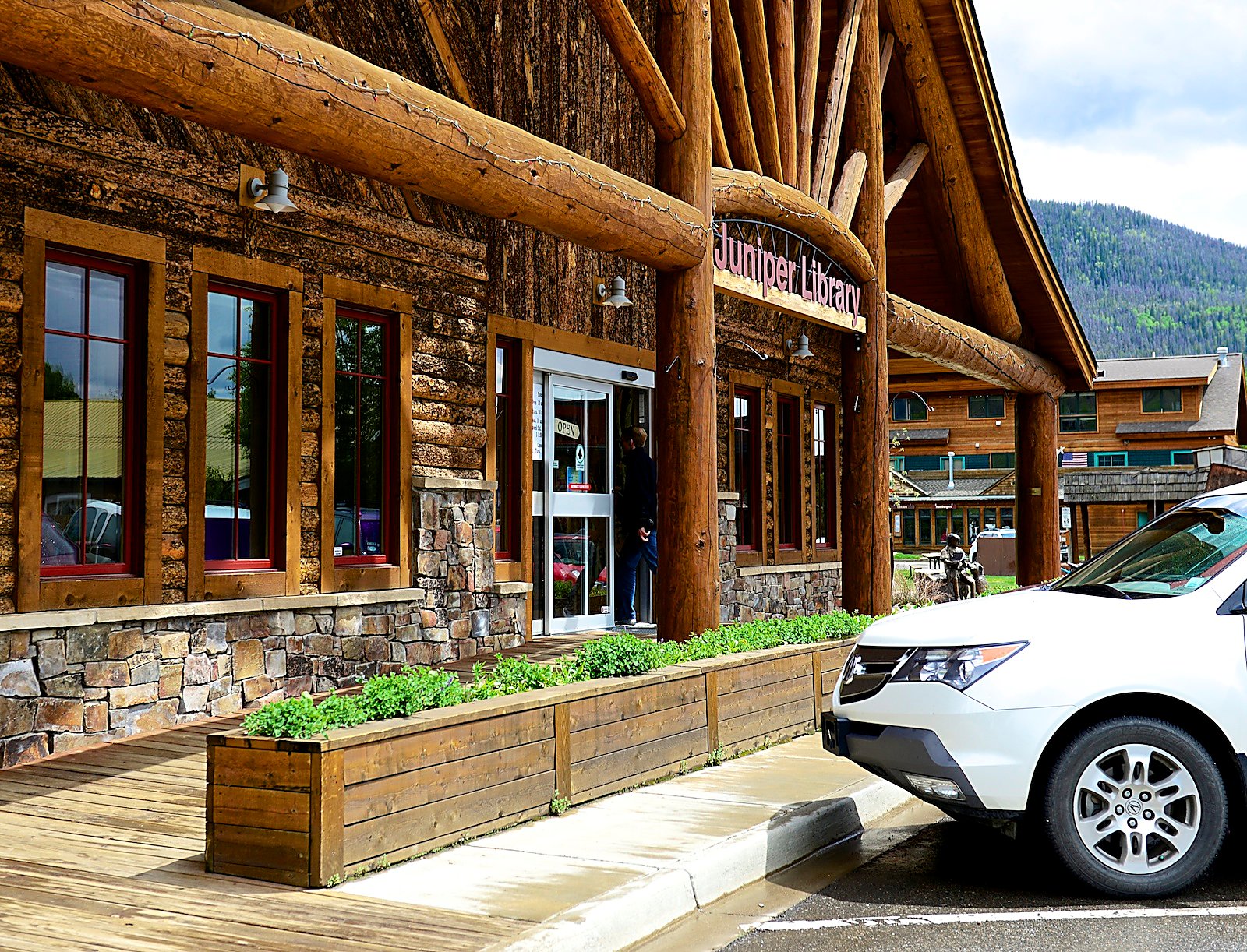 Library corner: Meet your branch experts | SkyHiNews.com