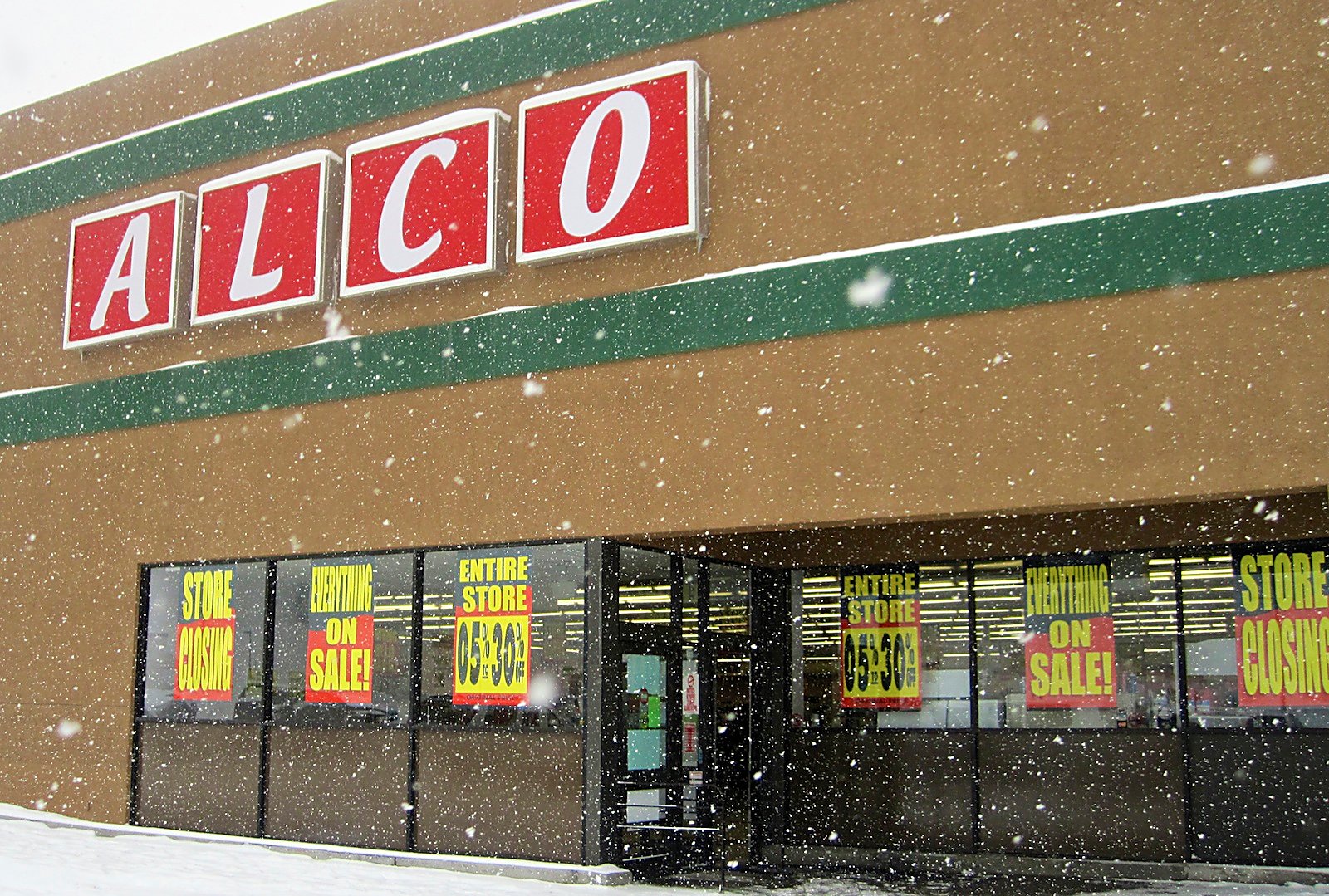 Closing of Fraser Alco store leaves questions | SkyHiNews.com