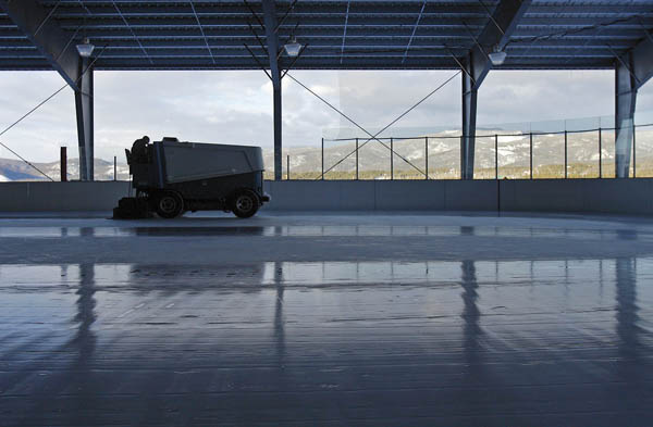 Finishing touches put on Fraser Valley ice rink project | SkyHiNews.com