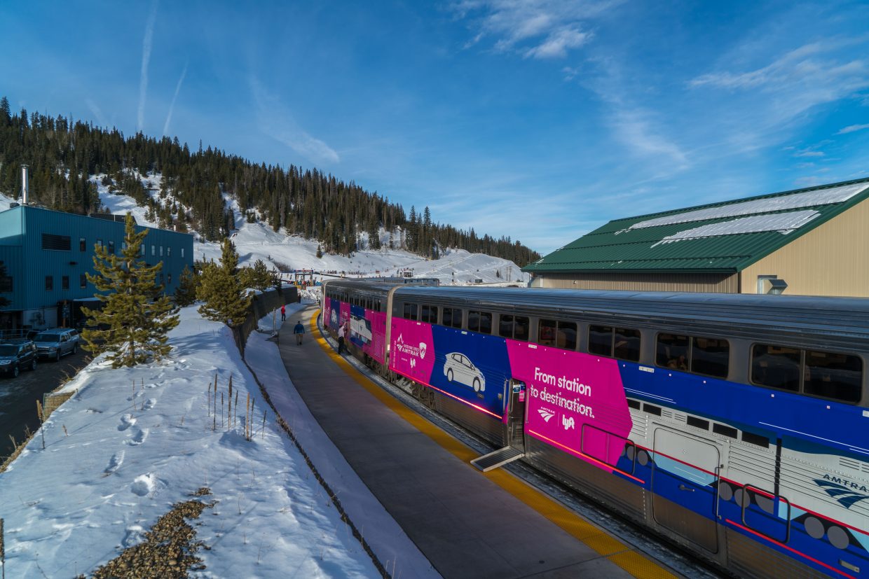 VIDEO: Amtrak Winter Park Express arrives at the slopes Friday morning ...