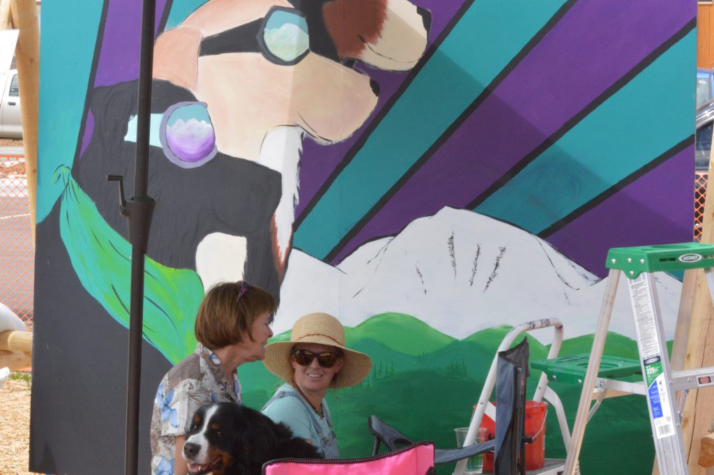 Local artist memorializes adventurous mutts in mural | SkyHiNews.com