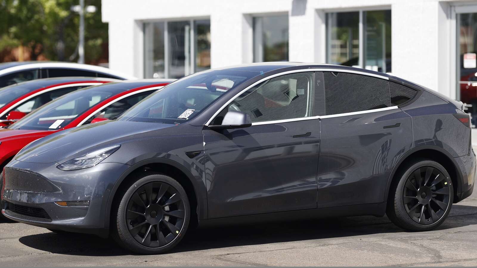 New school Saabs: Aspen PD wants $300k to try out Tesla cop cars ...