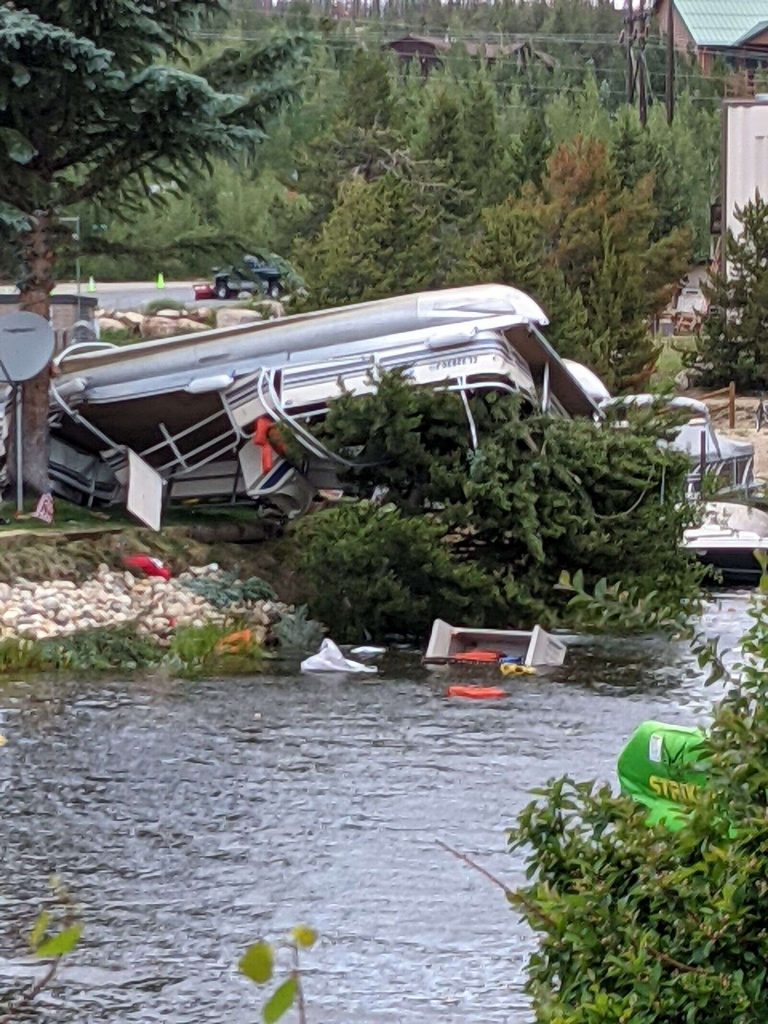 High wind whips up pontoon boats in Grand Lake | SkyHiNews.com