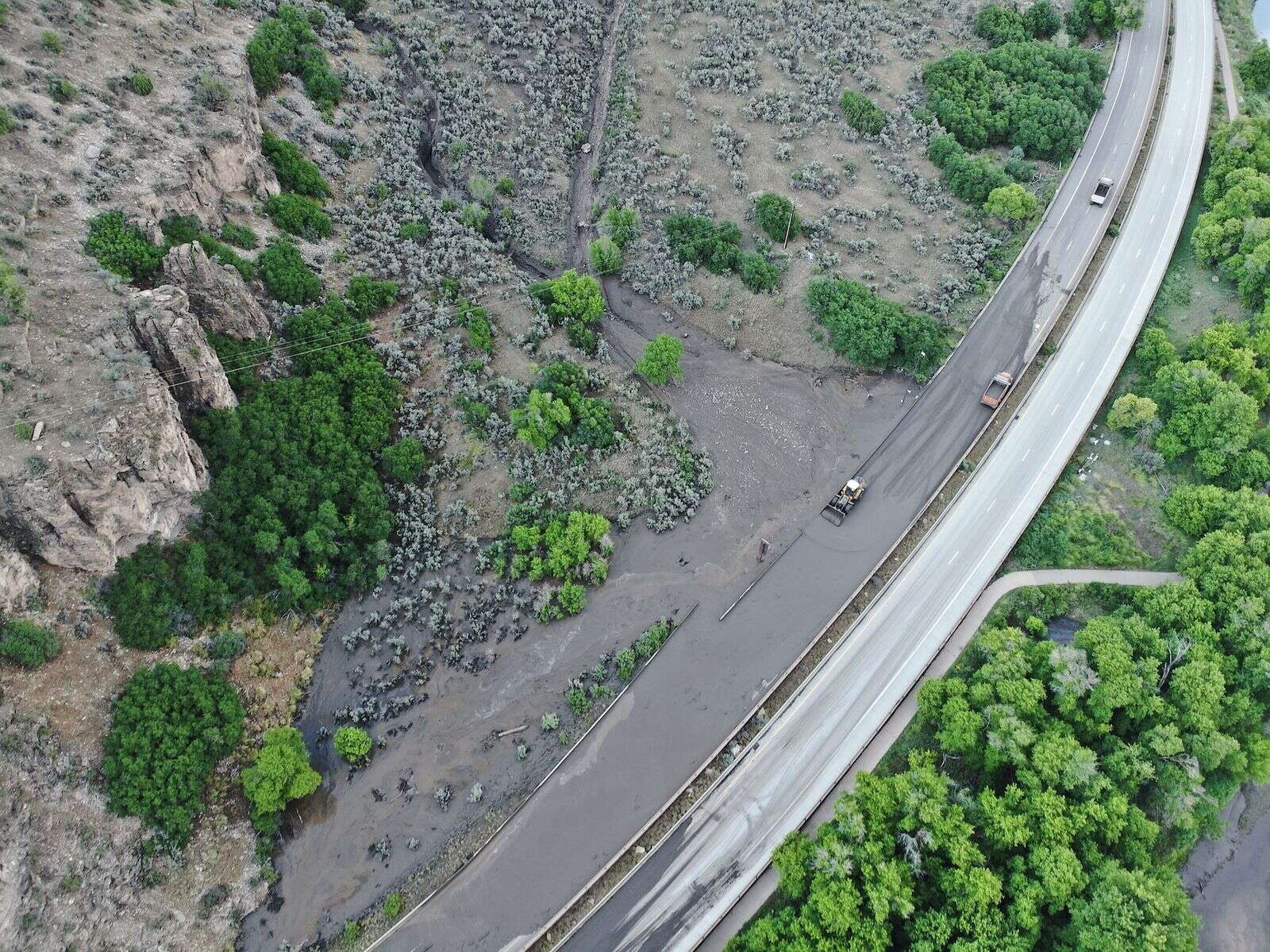 Crews clear I-70 after mud and debris slides in Glenwood Canyon, now ...