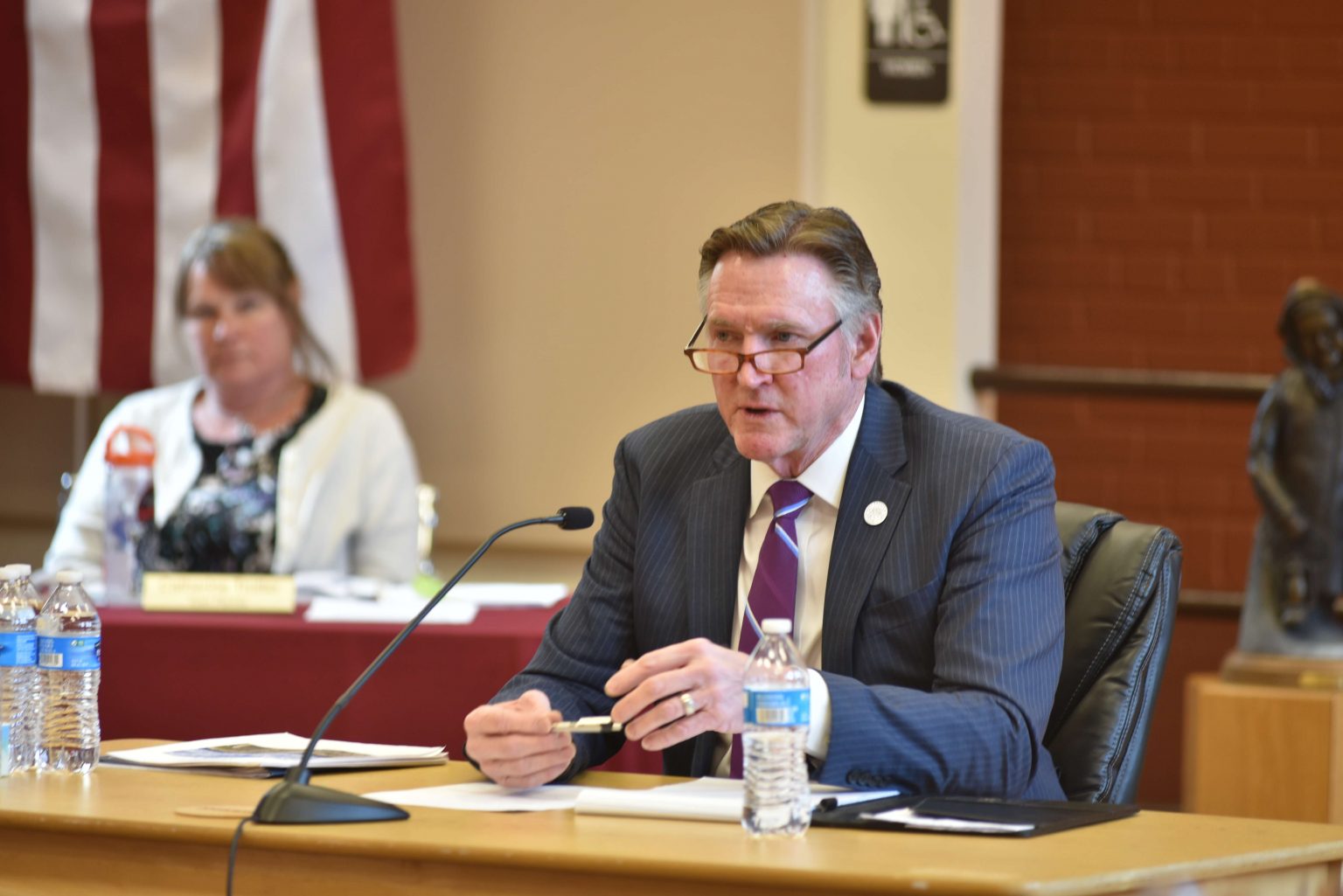 Fraser town manager announces retirement; hopes to settle Grand Park ...