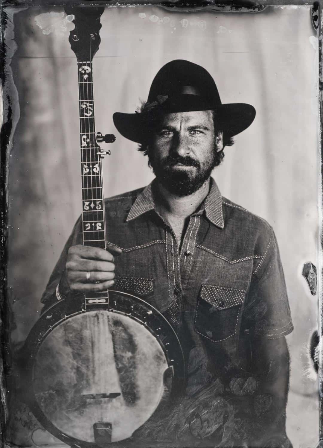 Time travel with tintypes — photographer creates portraits with 19th ...