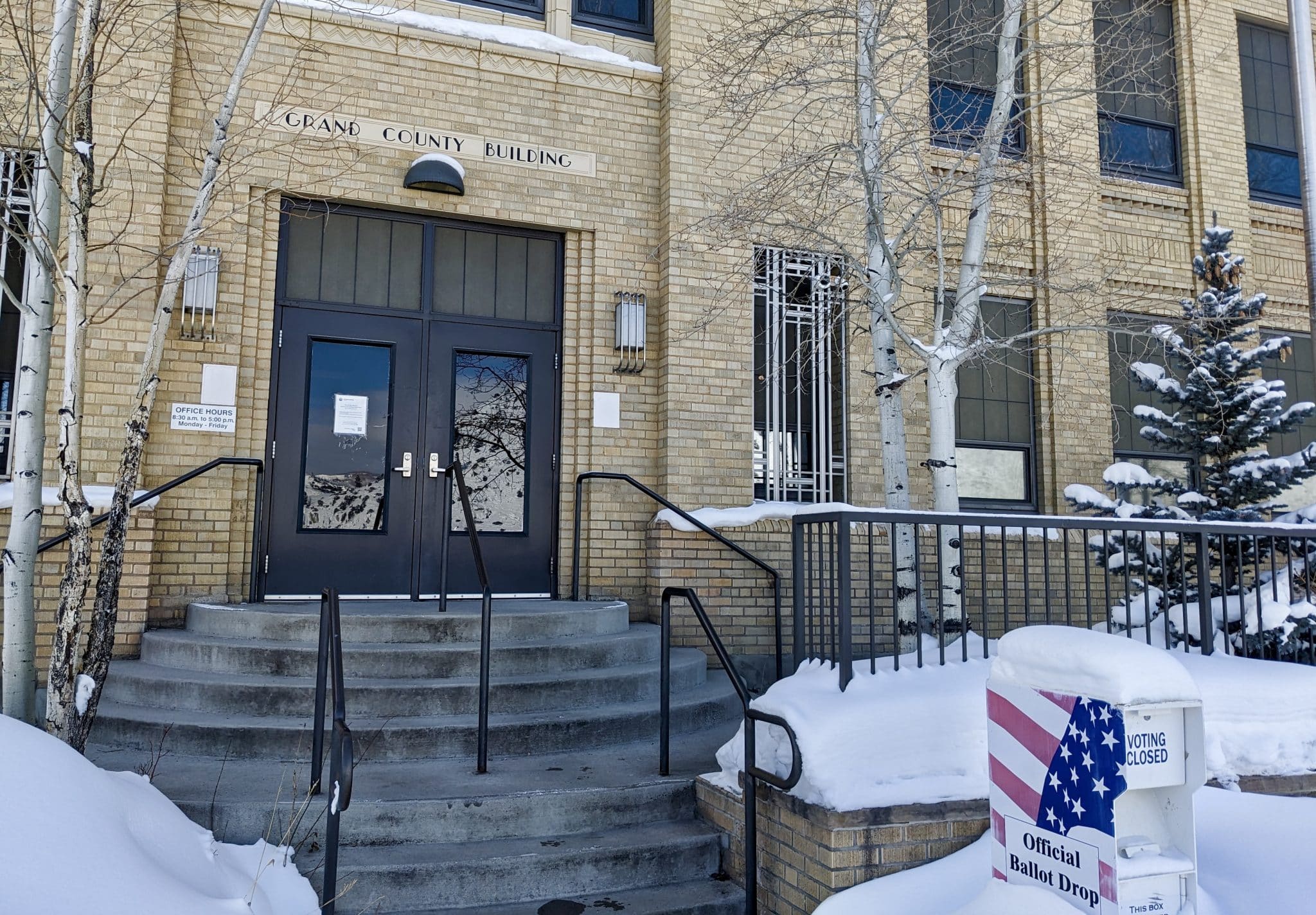 Driver’s license services available at motor vehicle office in Hot ...