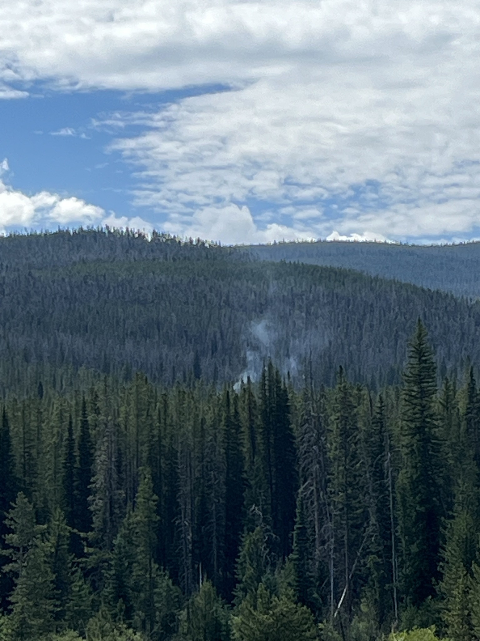 Officials respond to King Creek Fire near Fraser | SkyHiNews.com