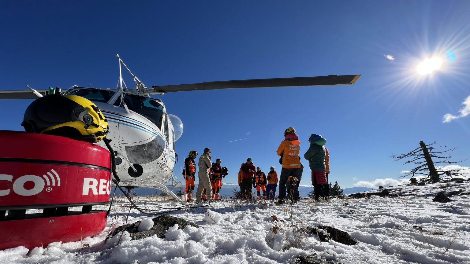 Meet RECCO: Search and rescue technology that sits in your clothes ...