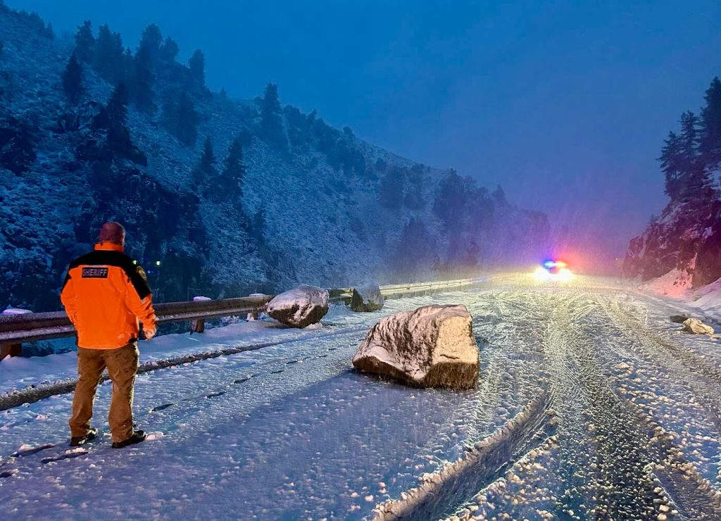 Crews clear road after rockslide in Byers Canyon | SkyHiNews.com